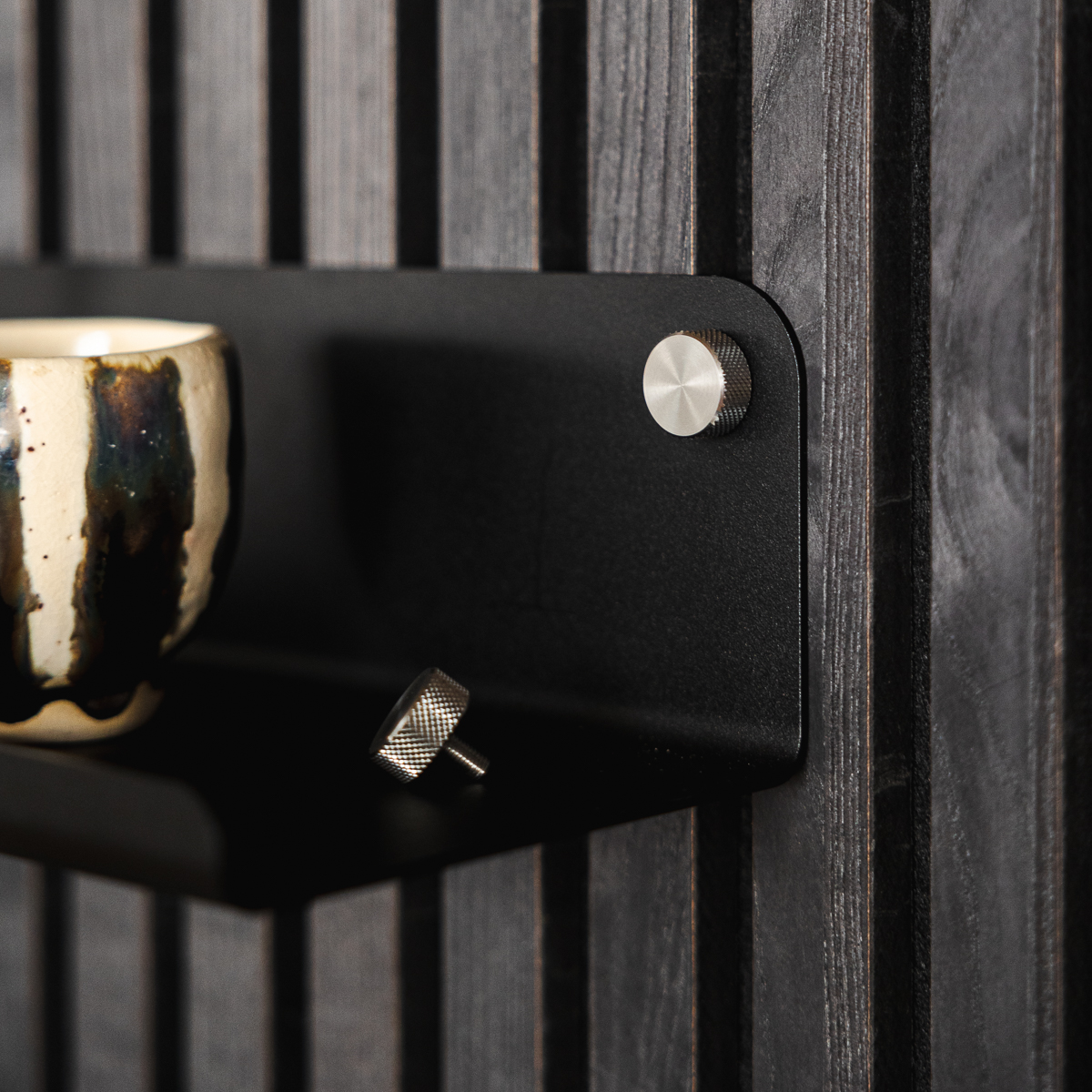 Finger Screws | Easy installation and sleek design - WoodUpp